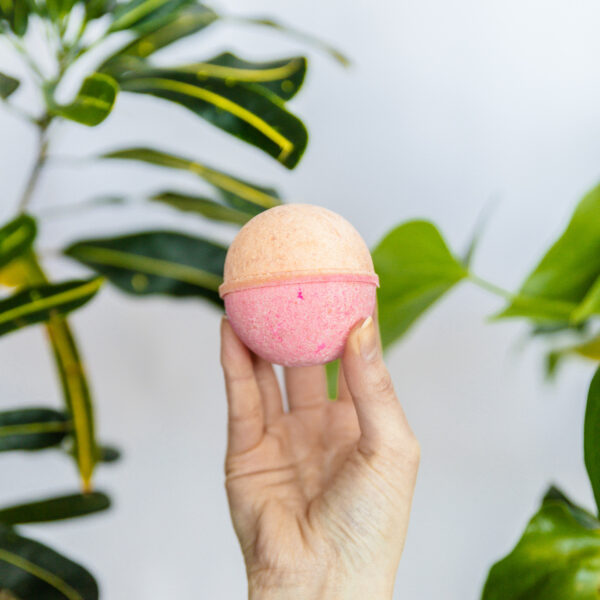 Mango and Passion Fruit Bath Bomb – Earth's Thanks